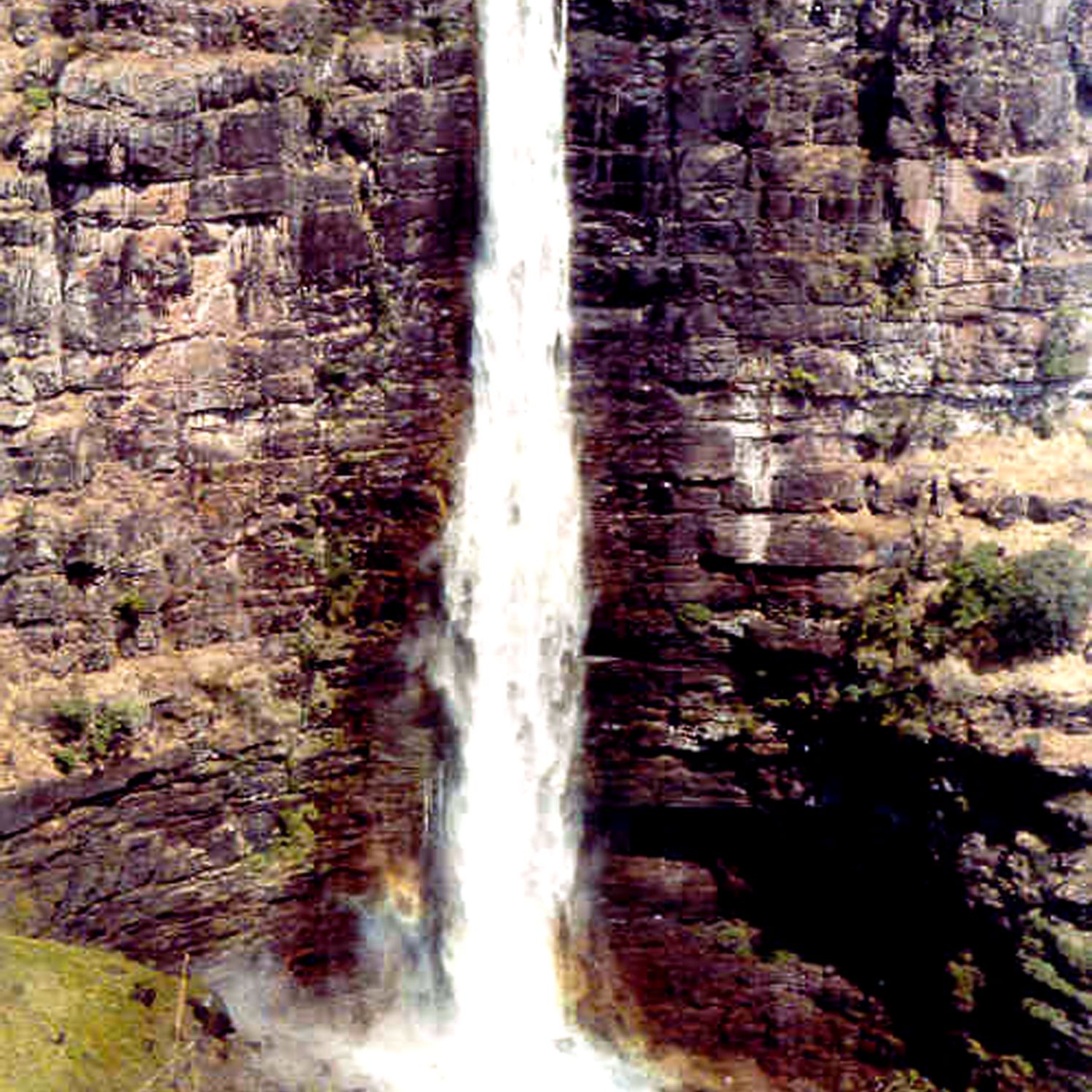 Chutes de la Lofoï - Chute d'eau dans la Province du Katanga ...
