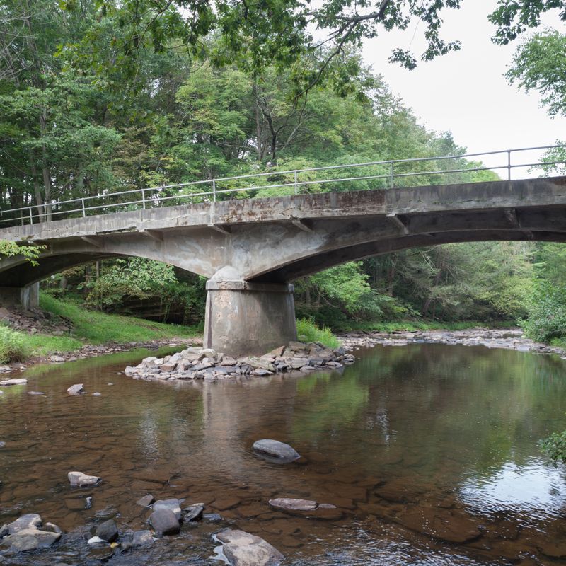 Baker Bridge - Puente de arco de hormigón en Todd Township, Pensilvania