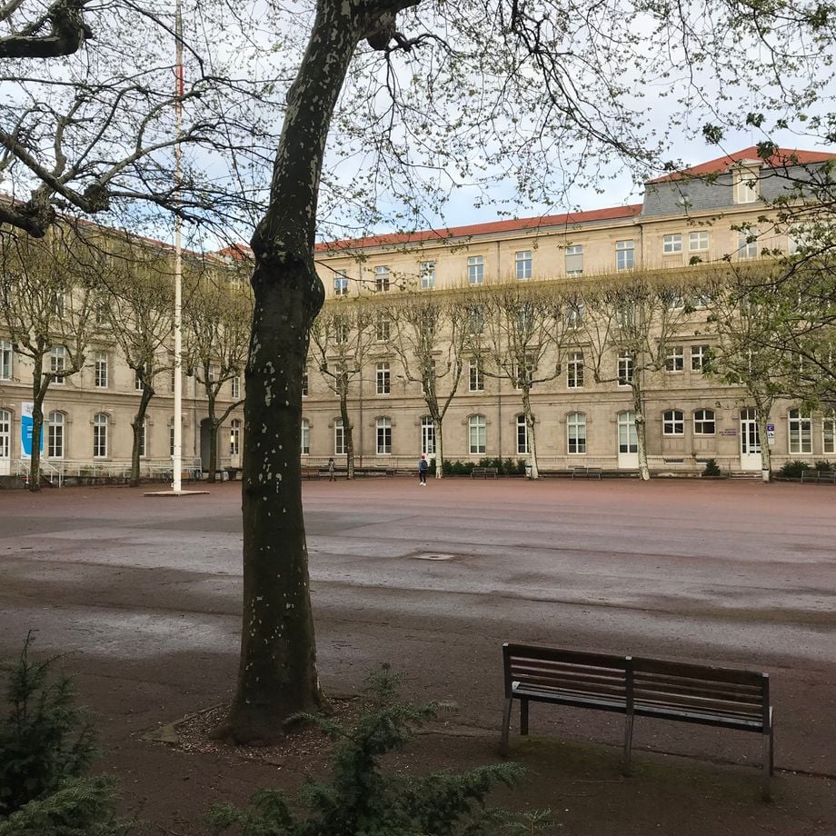 Quartier Général-Frère - Base militaire dans le 7ème arrondissement ...