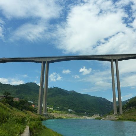 Yachi River Bridge - Pont à haubans à Qingzhen, Chine.